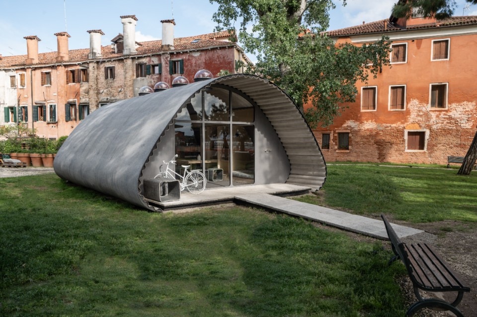 Essential Home: la casa minima di Norman Foster alla Biennale di Architettura 2023